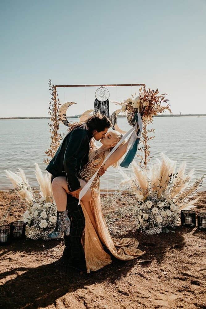 32 Celestial Inspired Wedding Ideas - LADY WEDDINGS